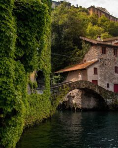 How to find the waterfall bridge in Lake Como - Sarah Adventuring
